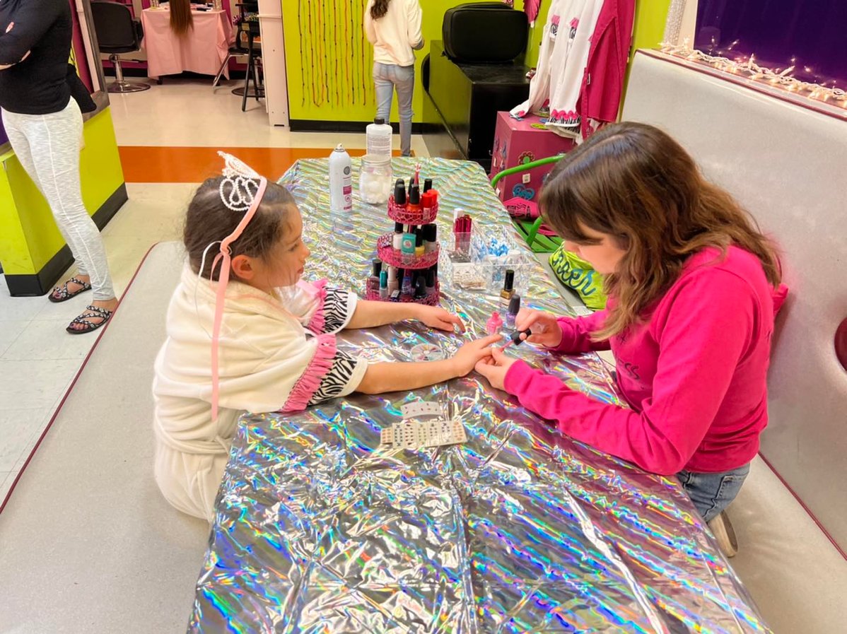 Services | Manicures & Pedicures